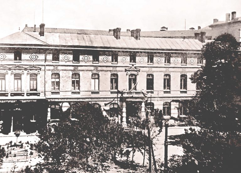 Despre noi - Facultatea de Căi Ferate, Drumuri și Poduri